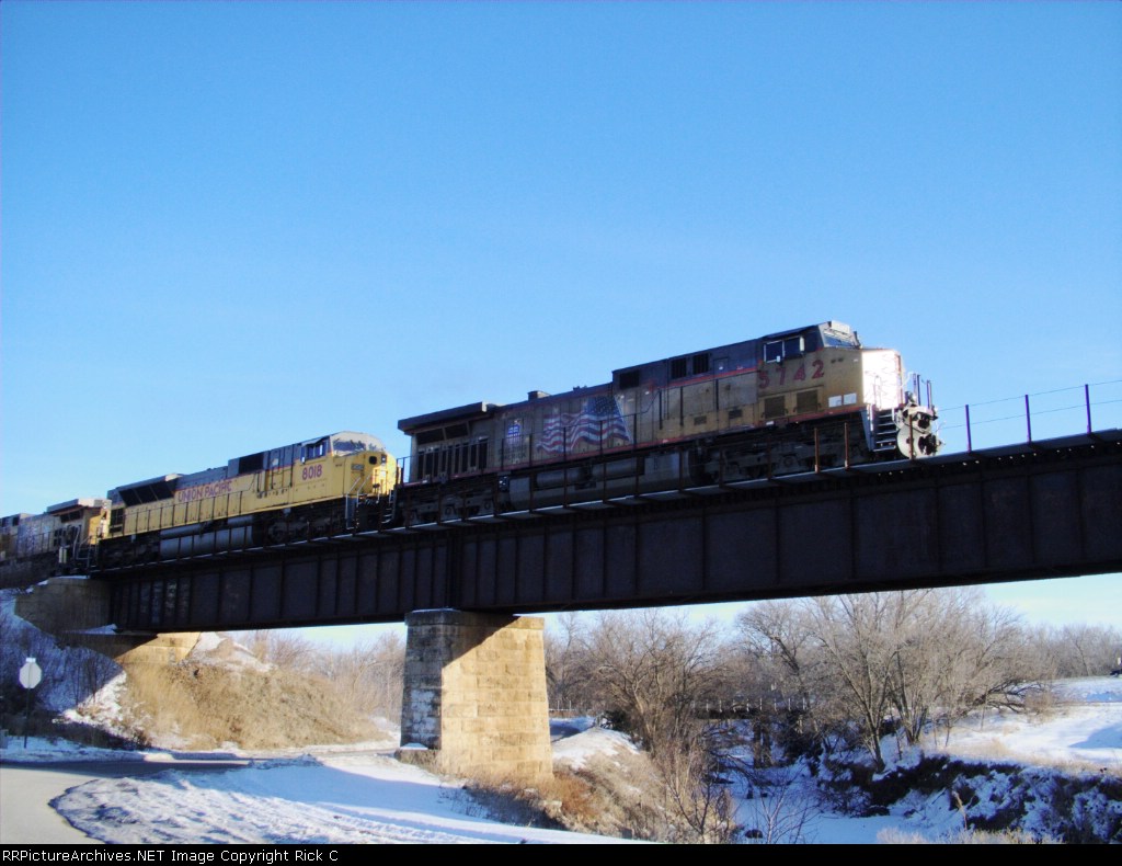 UP 5742 Crossing Girder Bridge